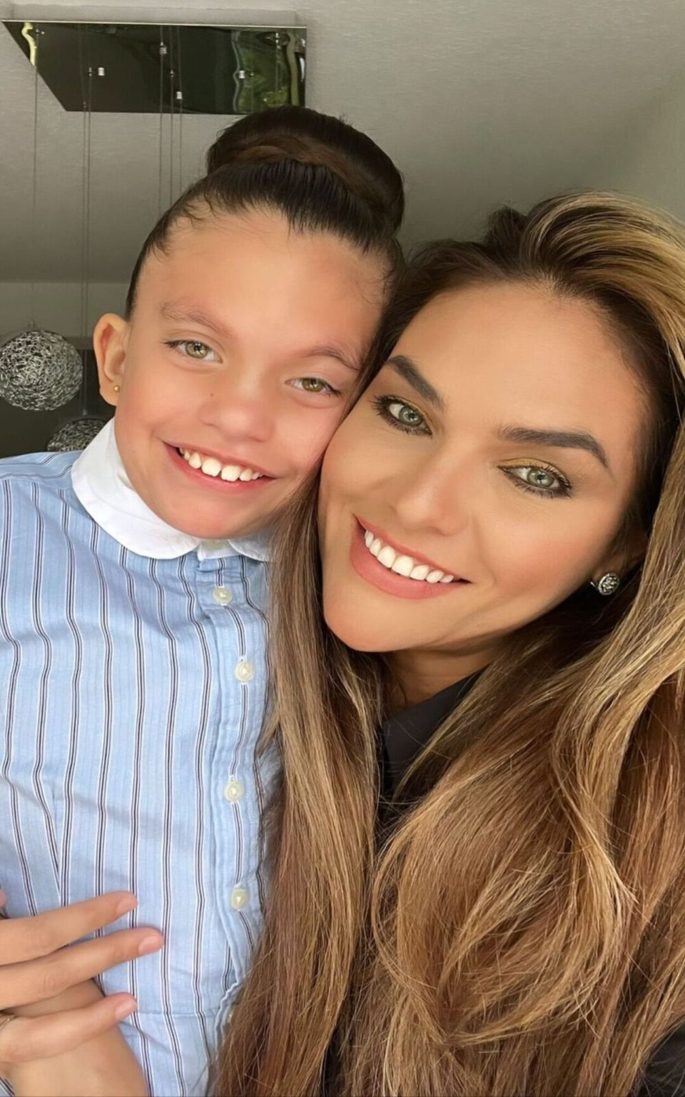 Veruzhka Ramírez: Una madre que lucha por un mundo mejor para su hija Sofía - estampas.com