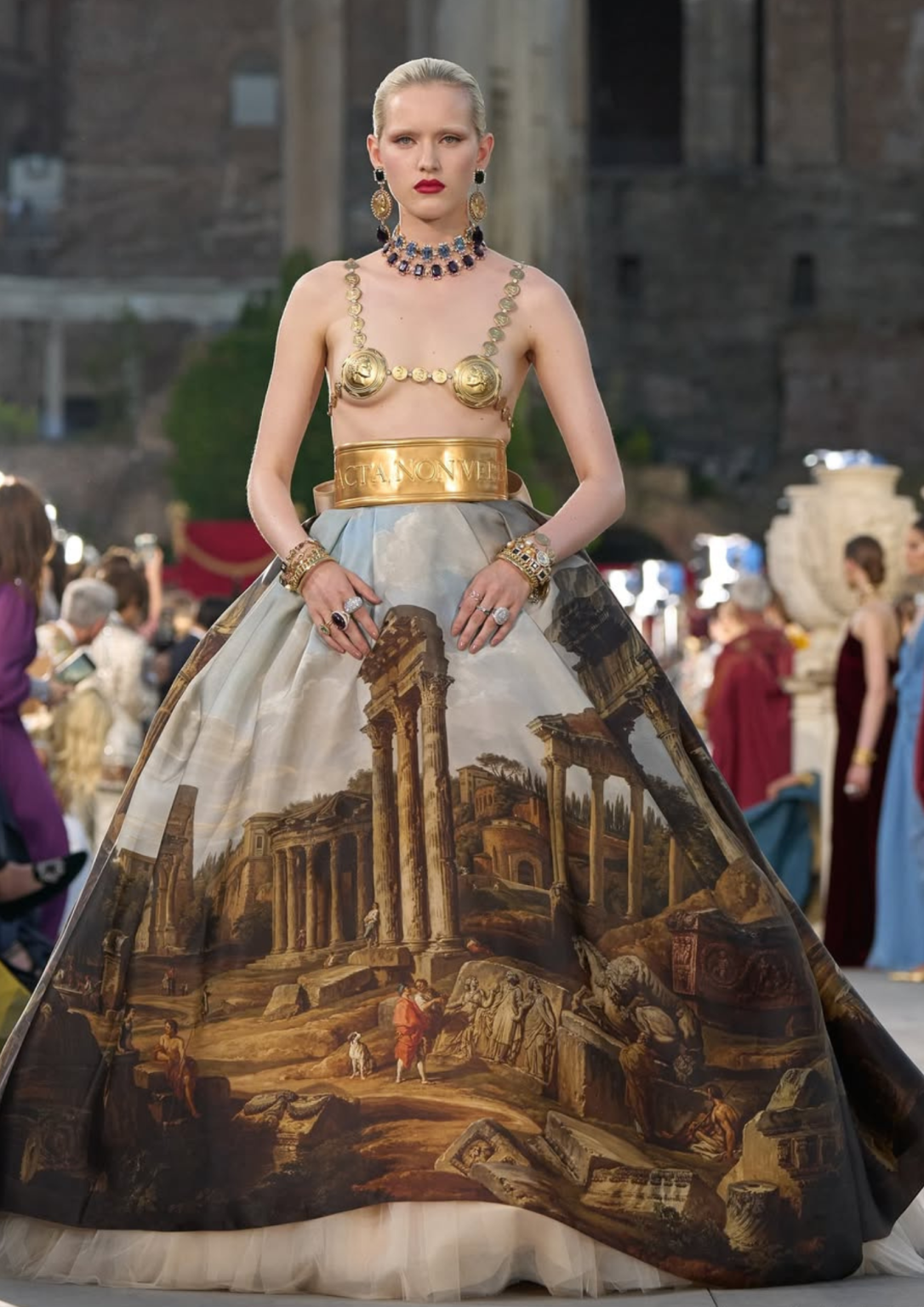 Dolce & Gabbana presenta su desfile de Alta Moda en Roma - estampas.com