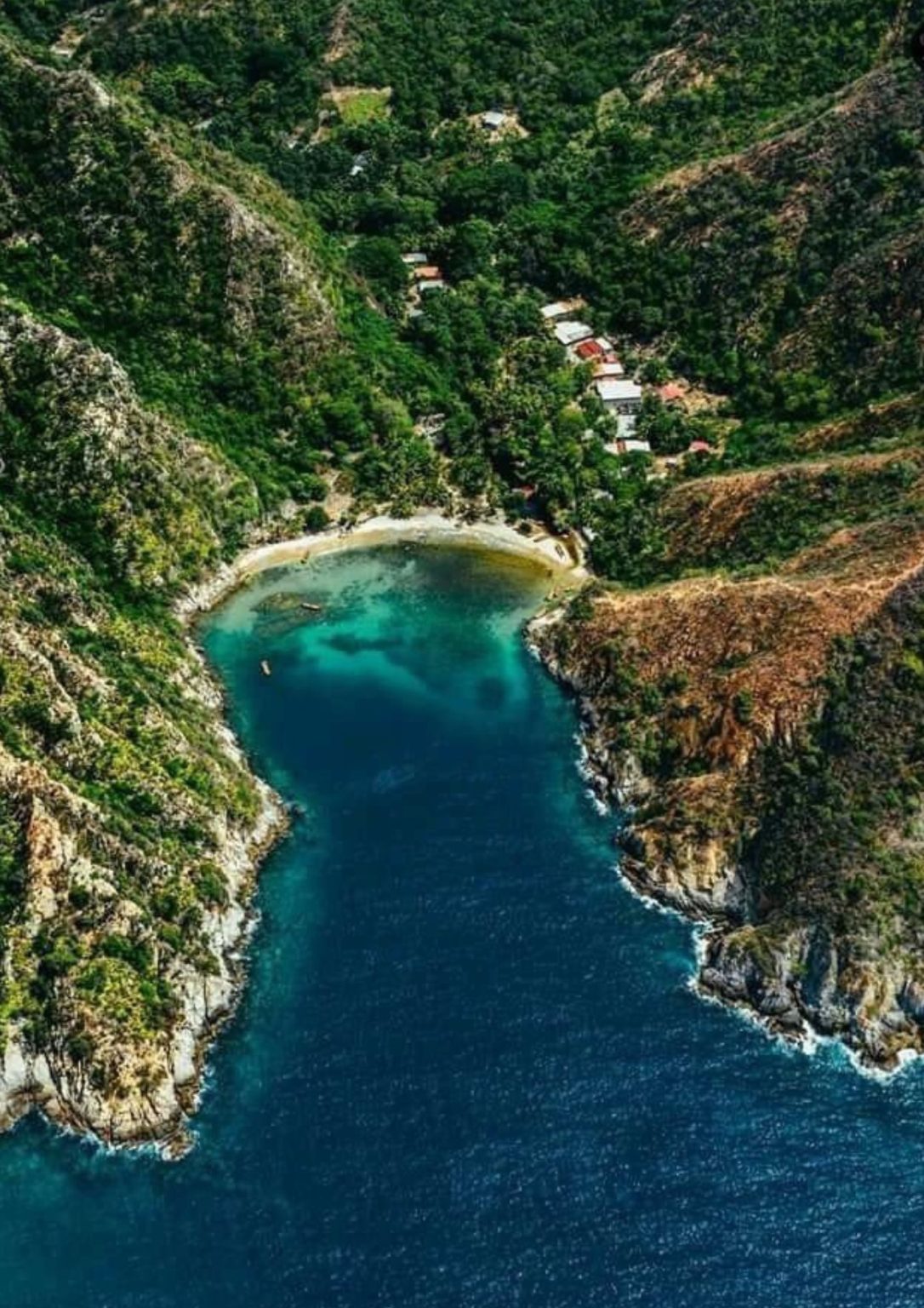 Descubre la Ensenada de Tuja: Una playa idílica en el Caribe - estampas.com