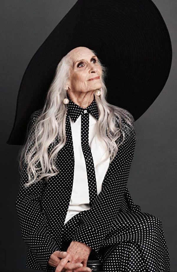 Daphne Selfe: ícono eterno de la belleza sin edad - estampas.com
